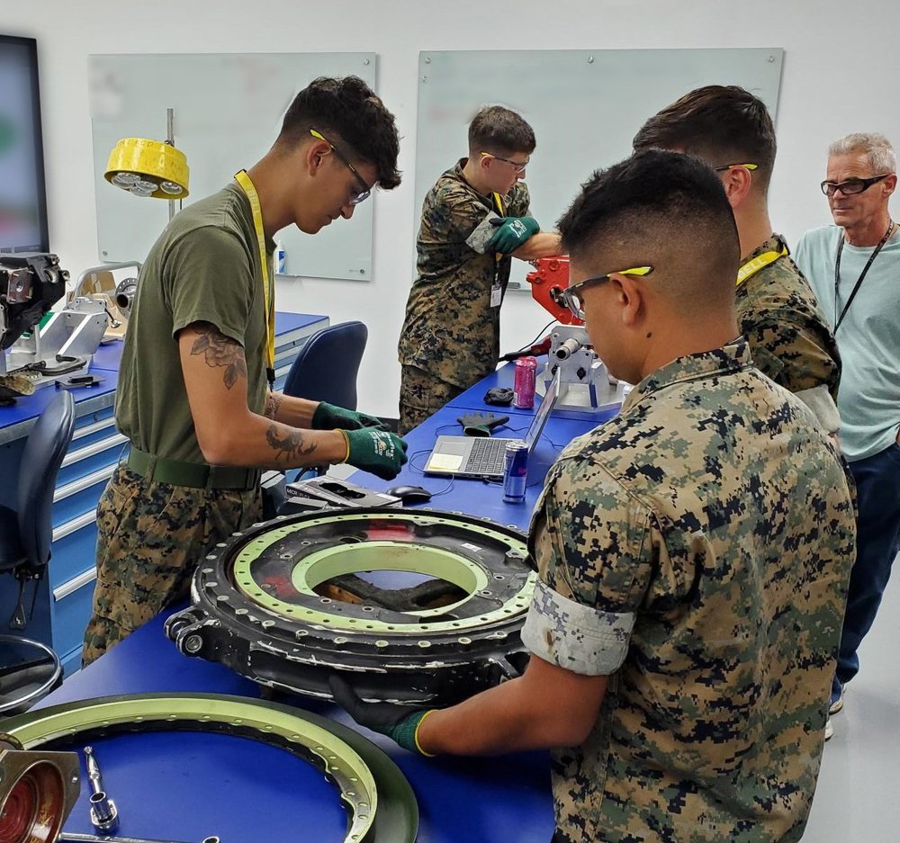 Bell Expands H-1 Advanced Maintenance Training Academy for U.S. Marine Corps | Bell Newsroom